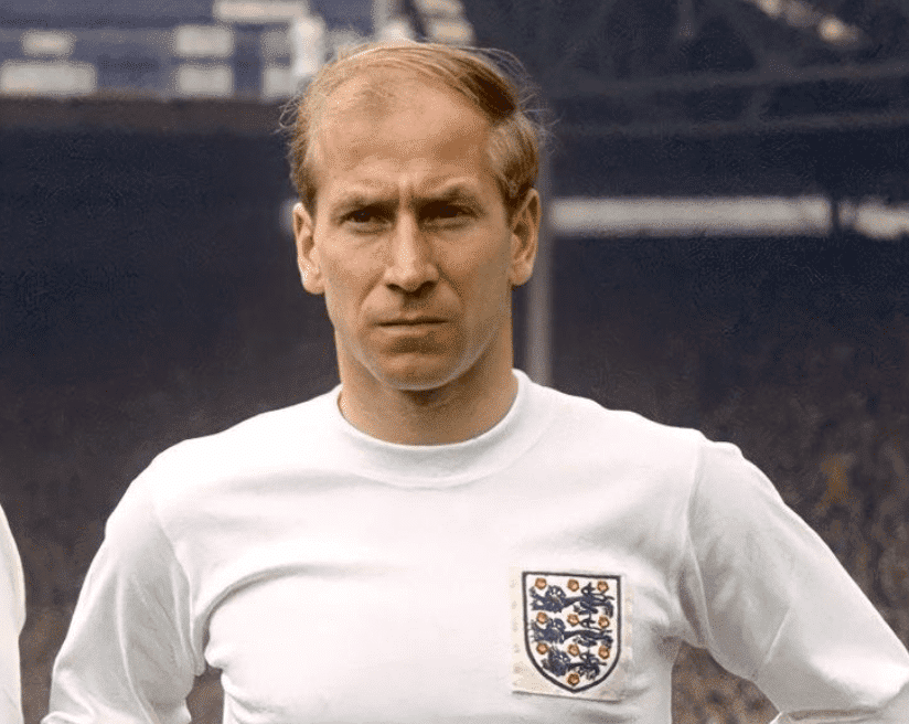 La leyenda del fútbol inglés Bobby Charlton falleció a los 86 años ...