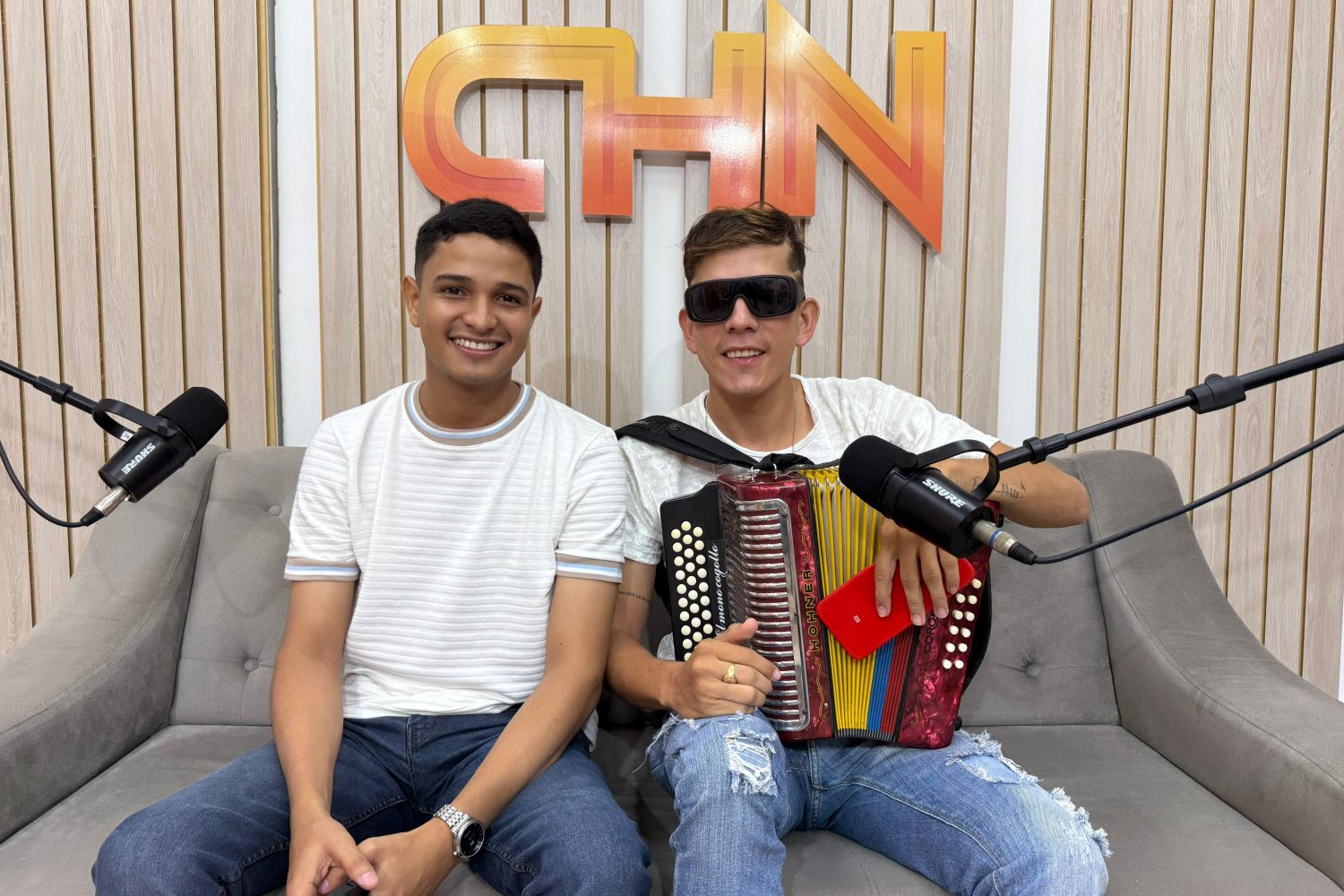 Miguel Reyes y el Mono Cogollo lanzan su nueva unión vallenata en ...