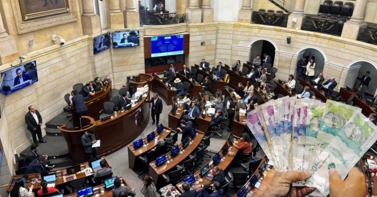 Congresistas recibirán aumento salarial del 7 % a partir de enero de ...