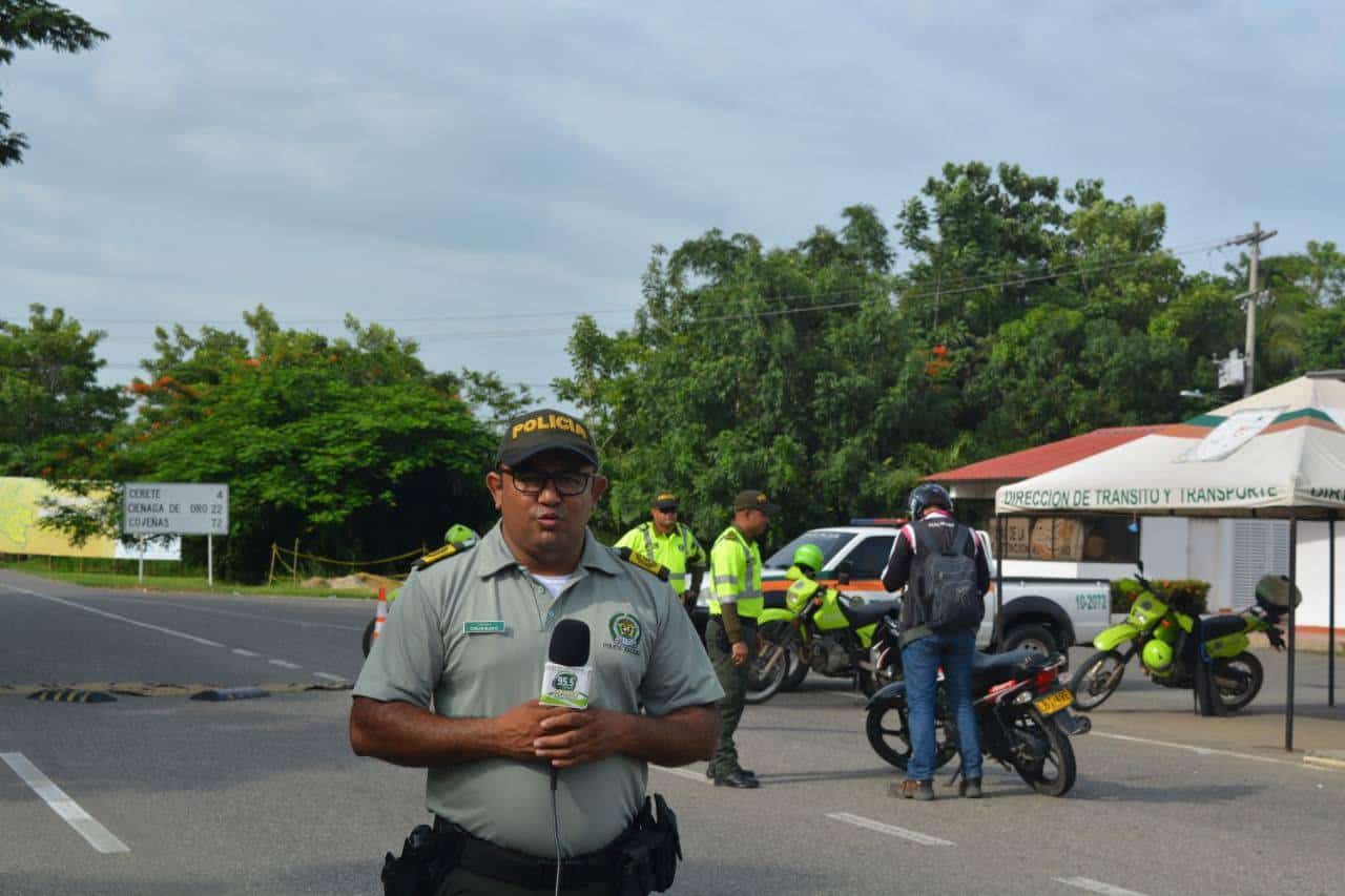 La Policía Metropolitana rinde homenaje al subintendente Carlos Mario ...