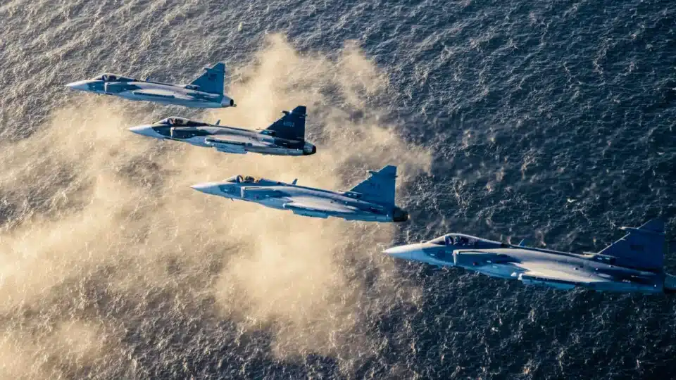 Le ponen plazo al Gobierno para responder por compra de aviones Gripen ...