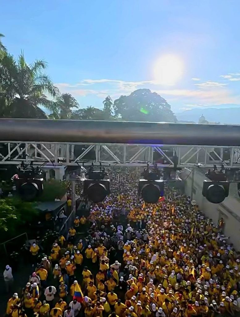 ¡RUGIÓ EL TIGRE! Así fue el multitudinario cierre de campaña en Buga ...